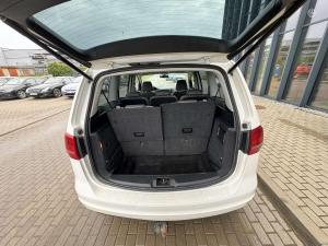 White Volkswagen Sharan 2011 in Kaunas, with an engine capacity of 1.97 L and mileage of 280 thousand km for 5500 €, photo 21 on AUTOMOTO.COM.LV