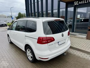 White Volkswagen Sharan 2011 in Kaunas, with an engine capacity of 2.00 L and mileage of 280 thousand km for 5300 €, photo 5 on AUTOMOTO.COM.LV