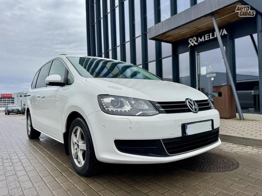 White Volkswagen Sharan 2011 in Kaunas, with an engine capacity of 2.00 L and mileage of 280 thousand km for 5300 €, photo 18 on AUTOMOTO.COM.LV