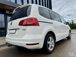 White Volkswagen Sharan 2011 in Kaunas, with an engine capacity of 2.00 L and mileage of 280 thousand km for 5300 €, photo 19 on AUTOMOTO.COM.LV