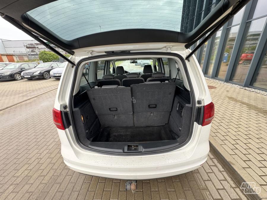 White Volkswagen Sharan 2011 in Kaunas, with an engine capacity of 2.00 L and mileage of 280 thousand km for 5300 €, photo 22 on AUTOMOTO.COM.LV
