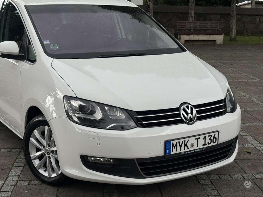 White Volkswagen Sharan 2011 in Kaunas, with an engine capacity of 2.00 L and mileage of 261 thousand km for 6700 €, photo 3 on AUTOMOTO.COM.LV