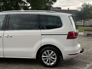 White Volkswagen Sharan 2011 in Kaunas, with an engine capacity of 2.00 L and mileage of 261 thousand km for 6700 €, photo 8 on AUTOMOTO.COM.LV