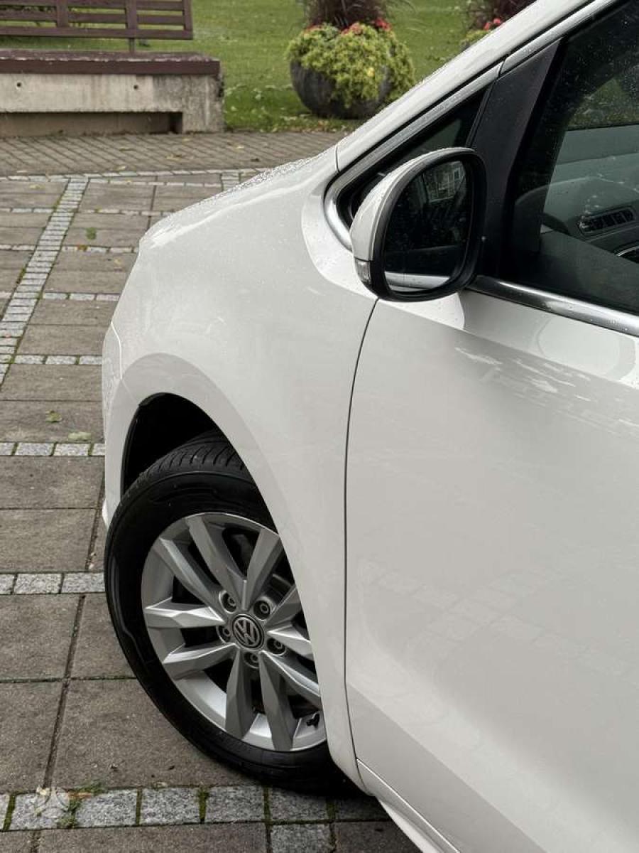 White Volkswagen Sharan 2011 in Kaunas, with an engine capacity of 2.00 L and mileage of 261 thousand km for 6700 €, photo 13 on AUTOMOTO.COM.LV