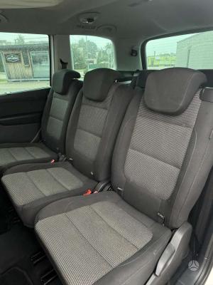 White Volkswagen Sharan 2011 in Kaunas, with an engine capacity of 2.00 L and mileage of 261 thousand km for 6700 €, photo 32 on AUTOMOTO.COM.LV