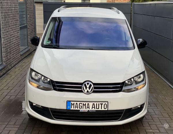 White Volkswagen Sharan 2012 in Marijampole, with an engine capacity of 1.97 L and mileage of 318 thousand km for 7750 €, photo 3 on AUTOMOTO.COM.LV
