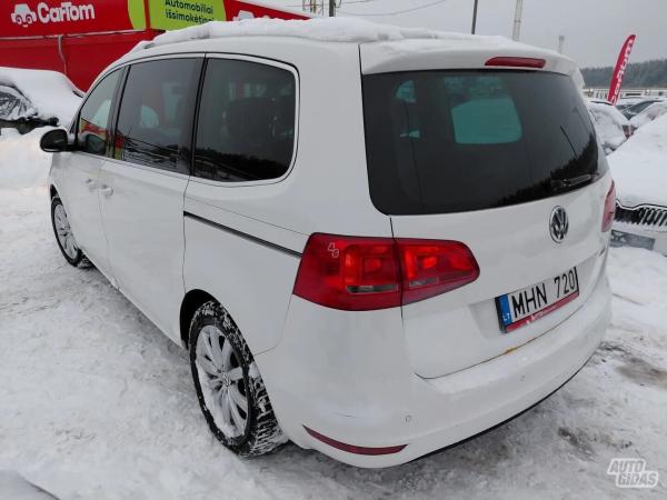 White Volkswagen Sharan 2012 in Vilnius, with an engine capacity of 2.00 L and mileage of 348 thousand km for 4700 €, photo 6 on AUTOMOTO.COM.LV