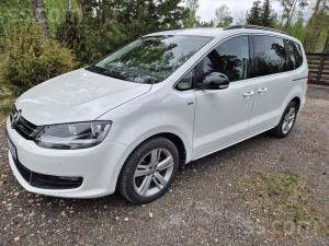 White Volkswagen Sharan 2012 in Riga, with an engine capacity of 2.00 L and mileage of 269 thousand km for 8900 €, photo  on AUTOMOTO.COM.LV