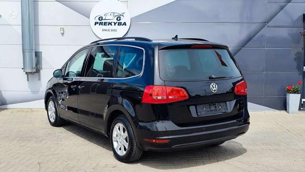 White Volkswagen Sharan 2012 in Kaunas, with an engine capacity of 1.40 L and mileage of 196 thousand km for 8550 €, photo 9 on AUTOMOTO.COM.LV