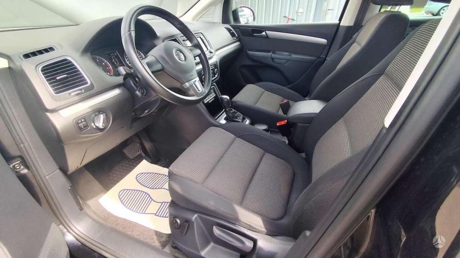 Balts Volkswagen Sharan 2012 Kauņa, ar dzinēja tilpumu 1.40 L un nobraukumu 196 tūkst. km par 8550 €, foto 20 vietnē AUTOMOTO.COM.LV