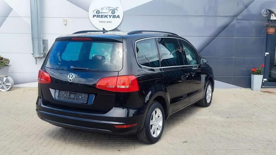 White Volkswagen Sharan 2012 in Kaunas, with an engine capacity of 1.40 L and mileage of 196 thousand km for 8550 €, photo 12 on AUTOMOTO.COM.LV