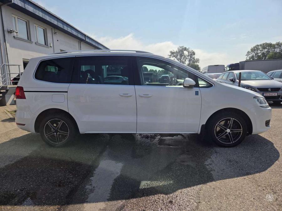 Balts Volkswagen Sharan 2012 Marijampole, ar dzinēja tilpumu 1.97 L un nobraukumu 332 tūkst. km par 6599 €, foto 5 vietnē AUTOMOTO.COM.LV