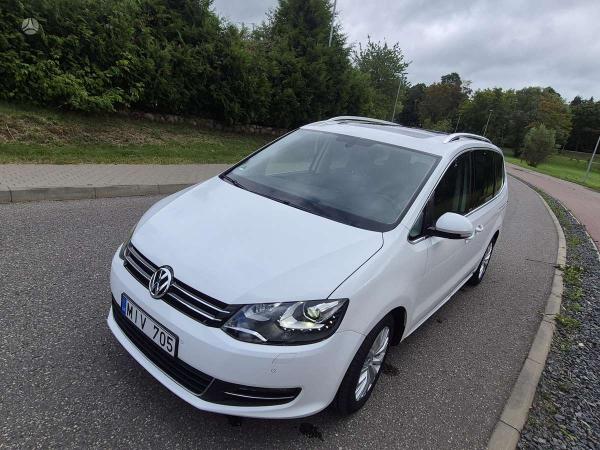 White Volkswagen Sharan 2012 in Trakai, with an engine capacity of 1.97 L and mileage of 368 thousand km for 5200 €, photo 1 on AUTOMOTO.COM.LV