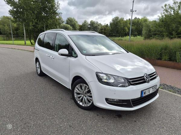 White Volkswagen Sharan 2012 in Trakai, with an engine capacity of 1.97 L and mileage of 368 thousand km for 5200 €, photo 3 on AUTOMOTO.COM.LV