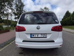 White Volkswagen Sharan 2012 in Trakai, with an engine capacity of 1.97 L and mileage of 368 thousand km for 5200 €, photo 10 on AUTOMOTO.COM.LV