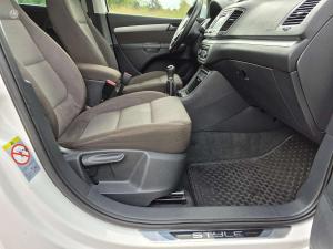 White Volkswagen Sharan 2012 in Trakai, with an engine capacity of 1.97 L and mileage of 368 thousand km for 5200 €, photo 16 on AUTOMOTO.COM.LV