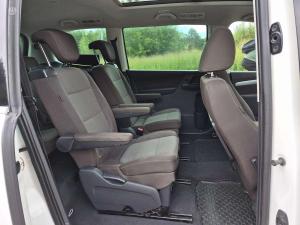 White Volkswagen Sharan 2012 in Trakai, with an engine capacity of 1.97 L and mileage of 368 thousand km for 5200 €, photo 17 on AUTOMOTO.COM.LV