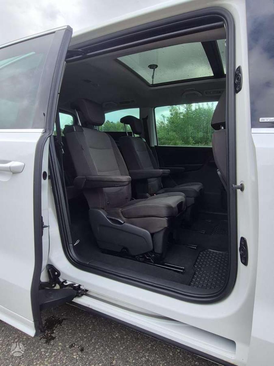 White Volkswagen Sharan 2012 in Trakai, with an engine capacity of 1.97 L and mileage of 368 thousand km for 5200 €, photo 22 on AUTOMOTO.COM.LV