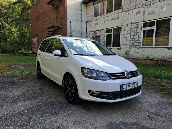 White Volkswagen Sharan 2012 in Alytus, with an engine capacity of 1.97 L and mileage of 401 thousand km for 6100 €, photo 7 on AUTOMOTO.COM.LV