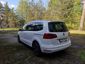 White Volkswagen Sharan 2012 in Alytus, with an engine capacity of 1.97 L and mileage of 401 thousand km for 6100 €, photo 11 on AUTOMOTO.COM.LV