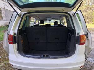 White Volkswagen Sharan 2012 in Alytus, with an engine capacity of 1.97 L and mileage of 401 thousand km for 6100 €, photo 18 on AUTOMOTO.COM.LV