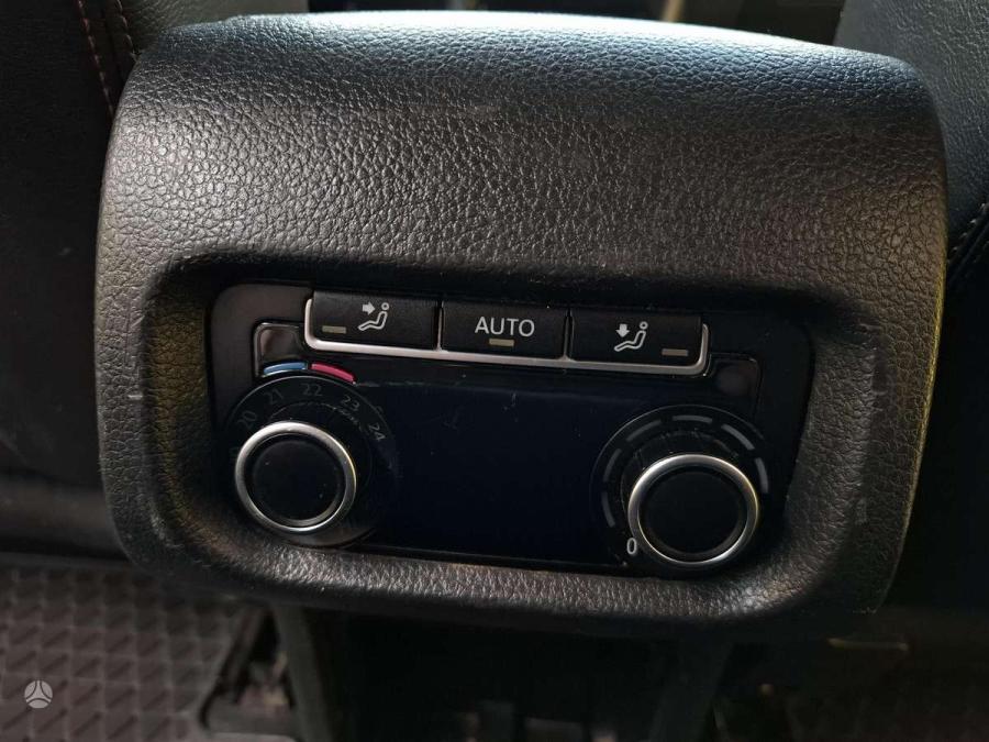 White Volkswagen Sharan 2012 in Alytus, with an engine capacity of 1.97 L and mileage of 401 thousand km for 6100 €, photo 21 on AUTOMOTO.COM.LV