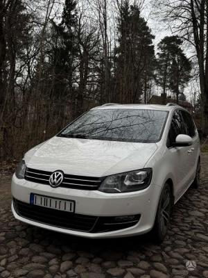 White Volkswagen Sharan 2013 in Vilnius, with an engine capacity of 1.97 L and mileage of 264 thousand km for 8700 €, photo 3 on AUTOMOTO.COM.LV