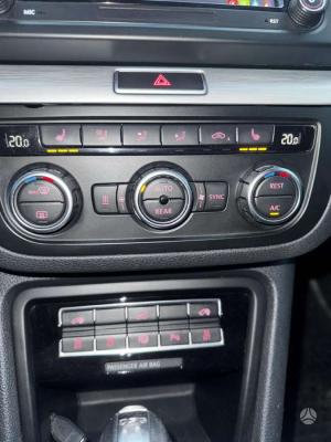 White Volkswagen Sharan 2013 in Vilnius, with an engine capacity of 1.97 L and mileage of 264 thousand km for 8700 €, photo 16 on AUTOMOTO.COM.LV