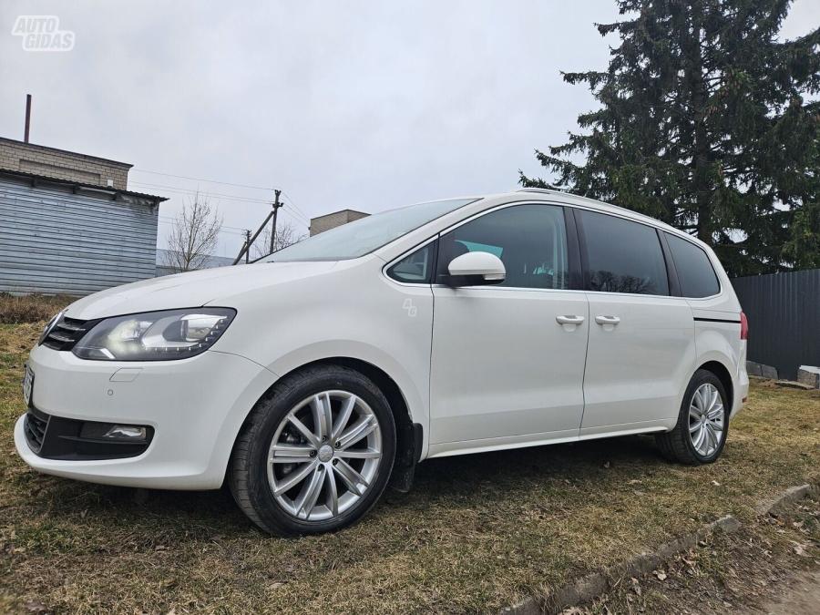 White Volkswagen Sharan 2013 in Kaisiadorys, with an engine capacity of 2.00 L and mileage of 290 thousand km for 7500 €, photo 1 on AUTOMOTO.COM.LV