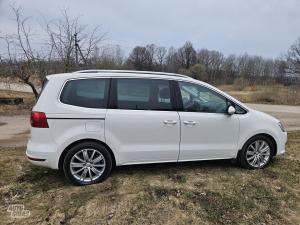White Volkswagen Sharan 2013 in Kaisiadorys, with an engine capacity of 2.00 L and mileage of 290 thousand km for 7500 €, photo 6 on AUTOMOTO.COM.LV