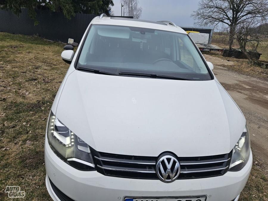 White Volkswagen Sharan 2013 in Kaisiadorys, with an engine capacity of 2.00 L and mileage of 290 thousand km for 7500 €, photo 14 on AUTOMOTO.COM.LV