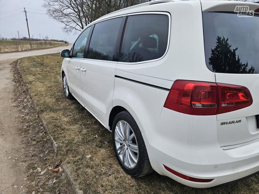 White Volkswagen Sharan 2013 in Kaisiadorys, with an engine capacity of 2.00 L and mileage of 290 thousand km for 7500 €, photo 16 on AUTOMOTO.COM.LV