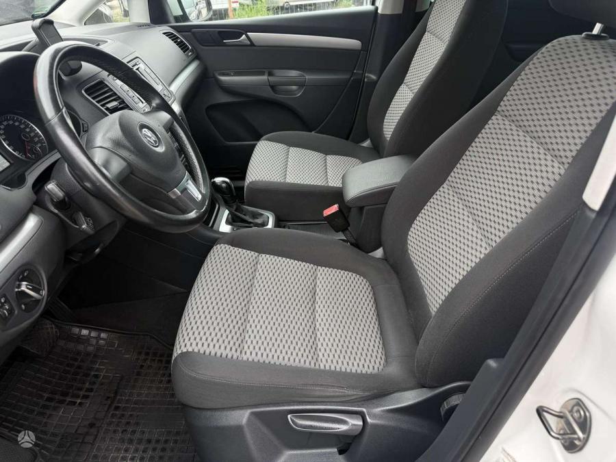 Balts Volkswagen Sharan 2013 Viļņa, ar dzinēja tilpumu 1.97 L un nobraukumu 303 tūkst. km par 7250 €, foto 11 vietnē AUTOMOTO.COM.LV