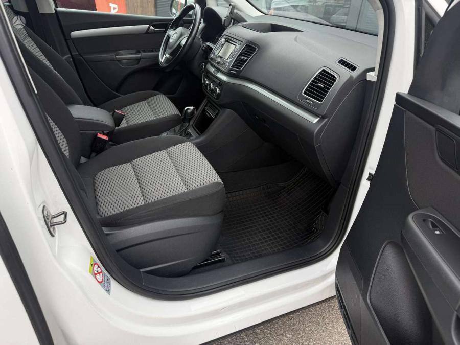 Balts Volkswagen Sharan 2013 Viļņa, ar dzinēja tilpumu 1.97 L un nobraukumu 303 tūkst. km par 7250 €, foto 16 vietnē AUTOMOTO.COM.LV