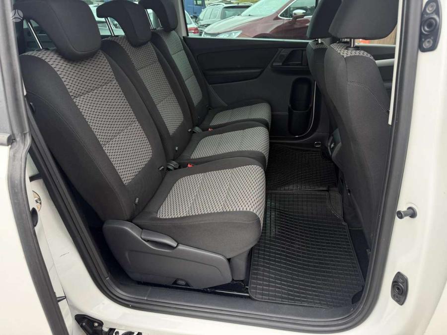 Balts Volkswagen Sharan 2013 Viļņa, ar dzinēja tilpumu 1.97 L un nobraukumu 303 tūkst. km par 7250 €, foto 20 vietnē AUTOMOTO.COM.LV