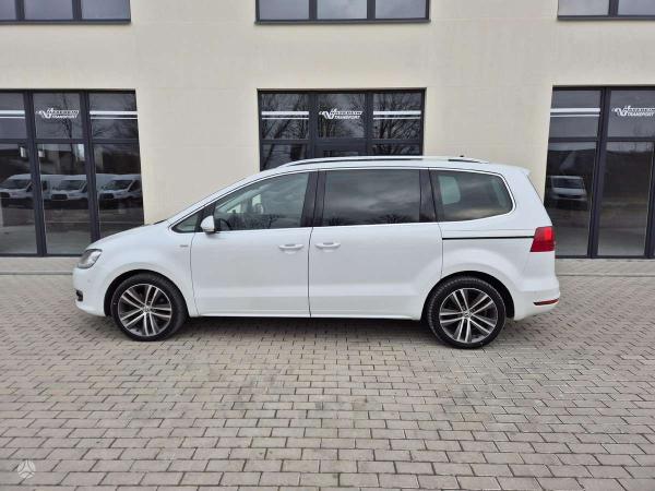 White Volkswagen Sharan 2014 in Marijampole, with an engine capacity of 1.97 L and mileage of 275 thousand km for 8500 €, photo 8 on AUTOMOTO.COM.LV