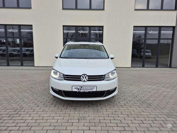 White Volkswagen Sharan 2014 in Marijampole, with an engine capacity of 1.97 L and mileage of 275 thousand km for 8500 €, photo 2 on AUTOMOTO.COM.LV