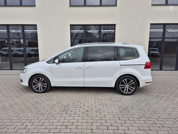 White Volkswagen Sharan 2014 in Marijampole, with an engine capacity of 1.97 L and mileage of 275 thousand km for 8500 €, photo 8 on AUTOMOTO.COM.LV