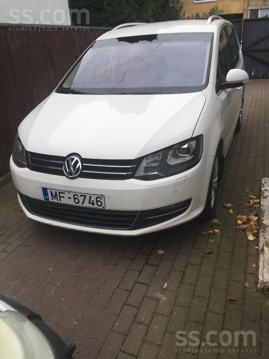 White Volkswagen Sharan 2014 in Riga, with an engine capacity of 2.00 L and mileage of 365 thousand km for 7000 €, photo 1 on AUTOMOTO.COM.LV