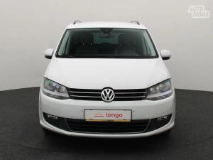 White Volkswagen Sharan 2015 in Vilnius, with an engine capacity of 2.00 L and mileage of 273 thousand km for 12499 €, photo 3 on AUTOMOTO.COM.LV