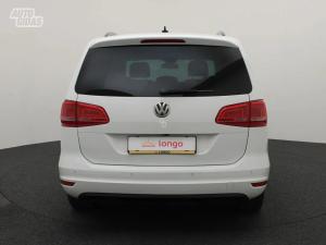 White Volkswagen Sharan 2015 in Vilnius, with an engine capacity of 2.00 L and mileage of 273 thousand km for 12499 €, photo 5 on AUTOMOTO.COM.LV