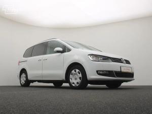 White Volkswagen Sharan 2015 in Vilnius, with an engine capacity of 2.00 L and mileage of 273 thousand km for 12499 €, photo 11 on AUTOMOTO.COM.LV
