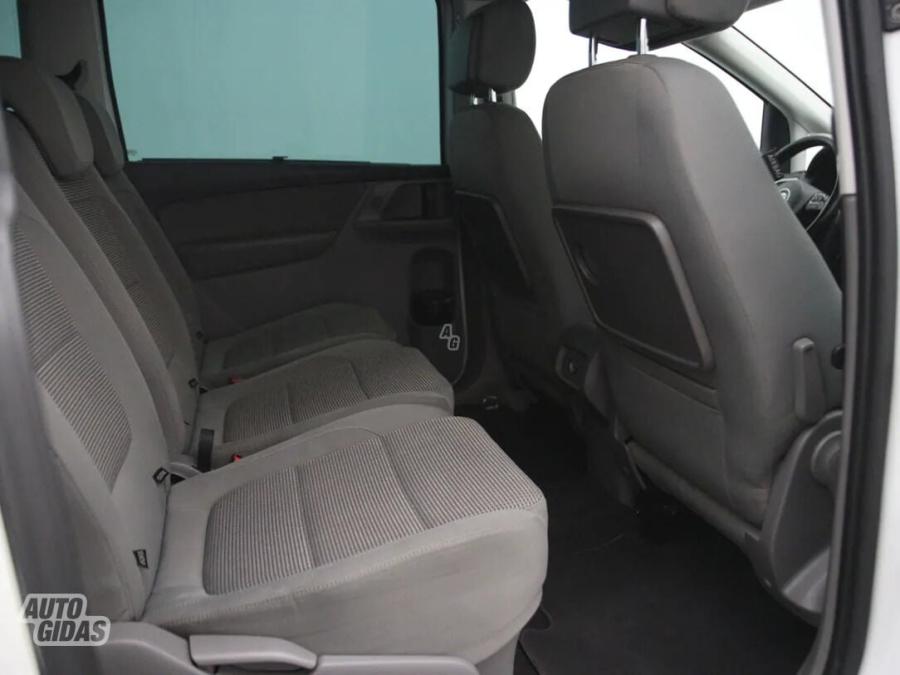 White Volkswagen Sharan 2015 in Vilnius, with an engine capacity of 2.00 L and mileage of 273 thousand km for 12499 €, photo 15 on AUTOMOTO.COM.LV