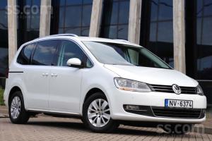 White Volkswagen Sharan 2016 in Tukums, with an engine capacity of 2.00 L and mileage of 257 thousand km for 10990 €, photo 2 on AUTOMOTO.COM.LV