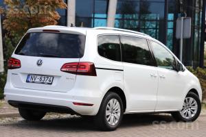 White Volkswagen Sharan 2016 in Tukums, with an engine capacity of 2.00 L and mileage of 257 thousand km for 10990 €, photo 4 on AUTOMOTO.COM.LV