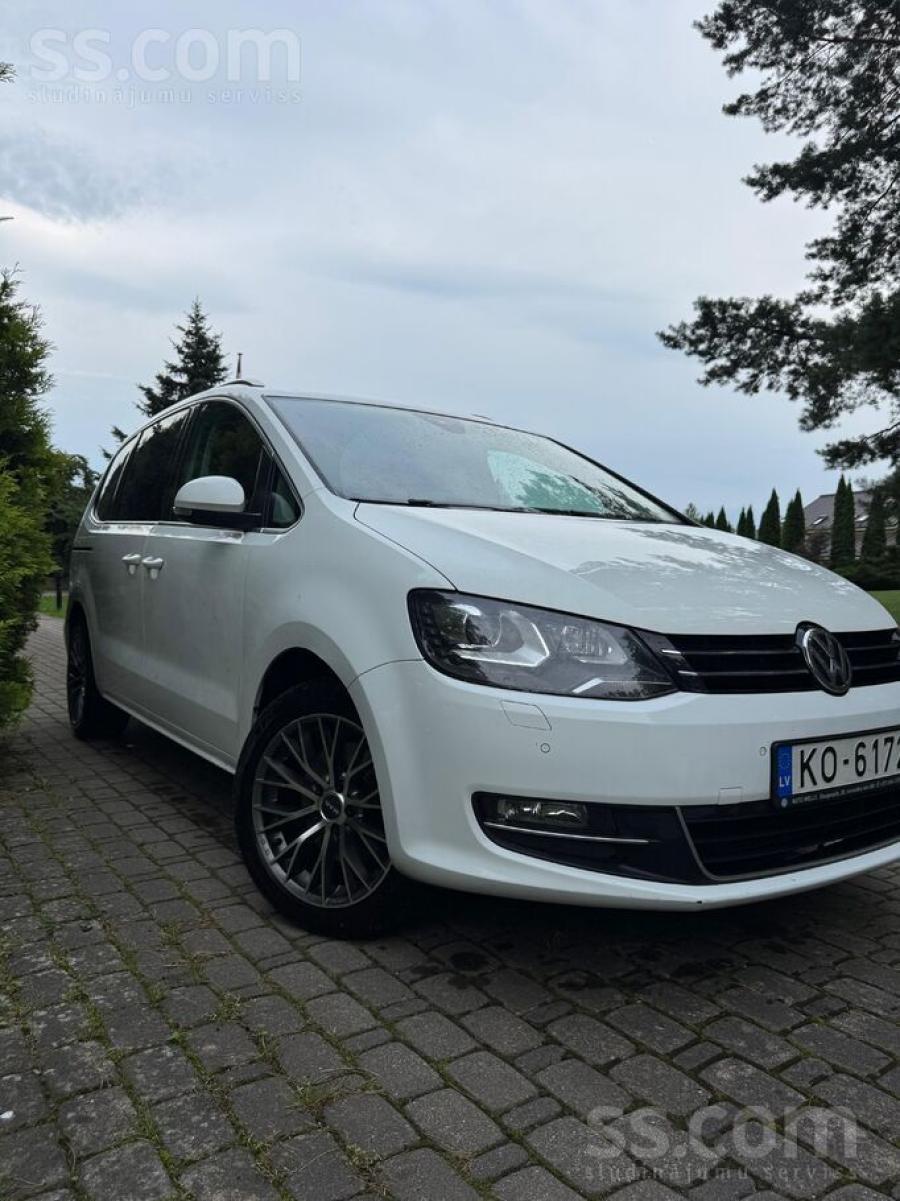 Balts Volkswagen Sharan 2017 Rīga, ar dzinēja tilpumu 2.00 L un nobraukumu 421 tūkst. km par 9450 €, foto 1 vietnē AUTOMOTO.COM.LV
