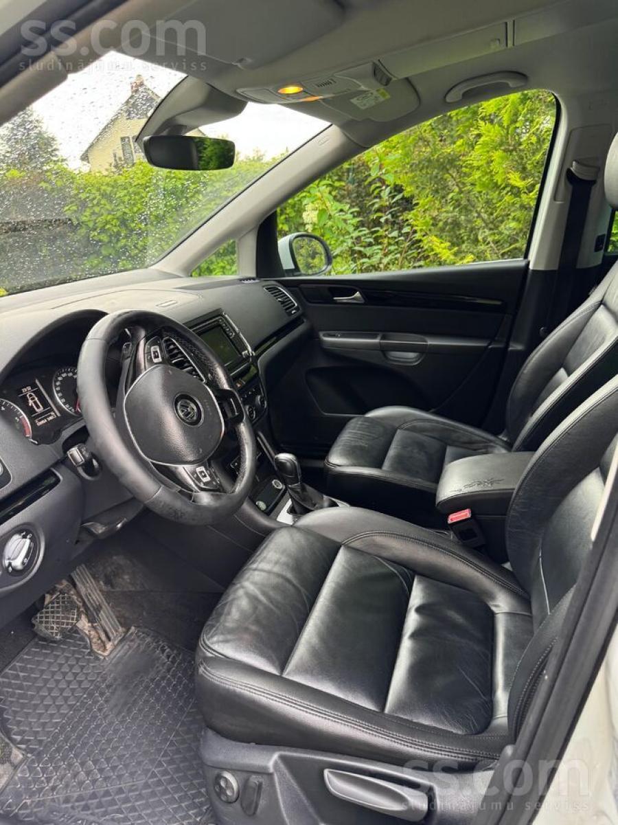 Balts Volkswagen Sharan 2017 Rīga, ar dzinēja tilpumu 2.00 L un nobraukumu 421 tūkst. km par 9450 €, foto 3 vietnē AUTOMOTO.COM.LV