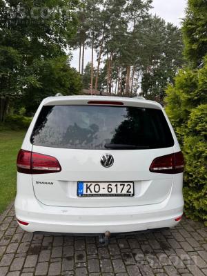 Balts Volkswagen Sharan 2017 Rīga, ar dzinēja tilpumu 2.00 L un nobraukumu 421 tūkst. km par 9450 €, foto 4 vietnē AUTOMOTO.COM.LV