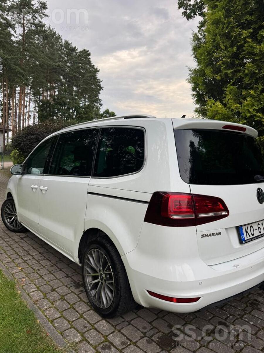 Balts Volkswagen Sharan 2017 Rīga, ar dzinēja tilpumu 2.00 L un nobraukumu 421 tūkst. km par 9450 €, foto 5 vietnē AUTOMOTO.COM.LV