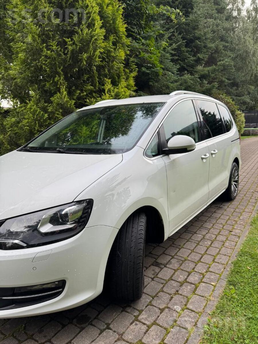 Balts Volkswagen Sharan 2017 Rīga, ar dzinēja tilpumu 2.00 L un nobraukumu 421 tūkst. km par 9450 €, foto 10 vietnē AUTOMOTO.COM.LV